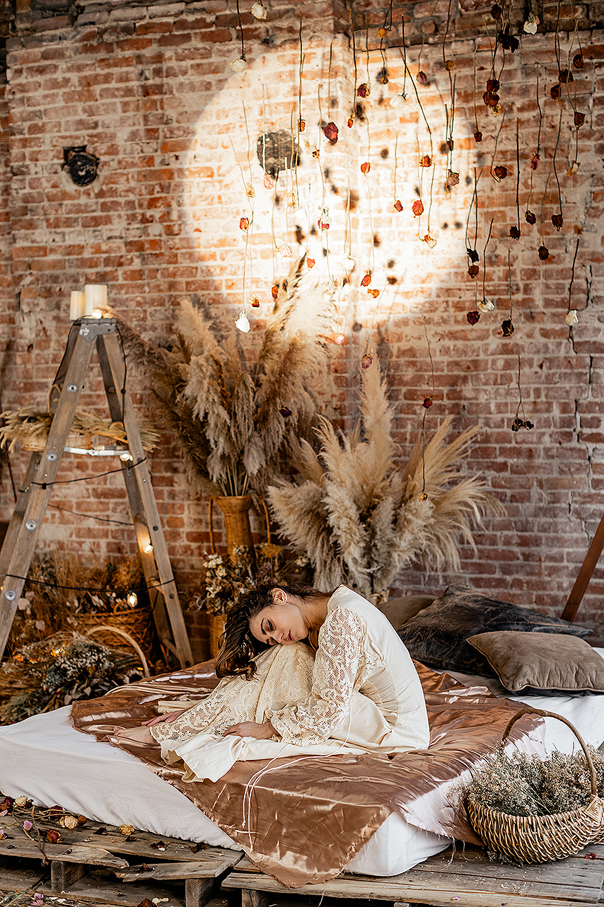 PHOTOSHOOT IN THE ATTIC – IAMCREATIVESPACE