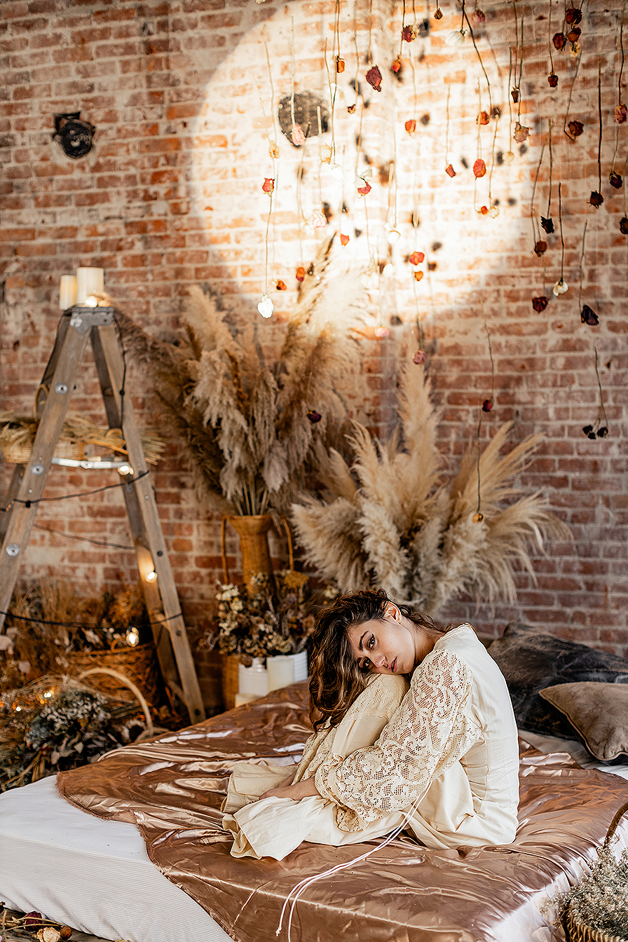 PHOTOSHOOT IN THE ATTIC – IAMCREATIVESPACE