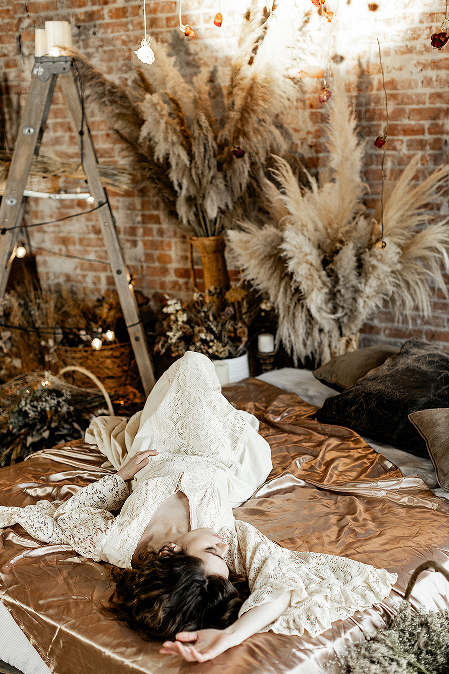 PHOTOSHOOT IN THE ATTIC – IAMCREATIVESPACE